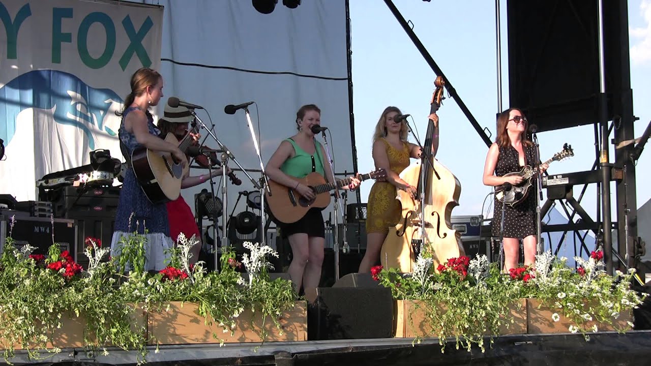 Della Mae - Jamie Dear - YouTube