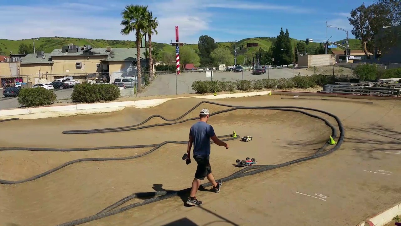 Nitro v.s. Electric RC Challenge "With Top Rope Elbow drops allowed ...