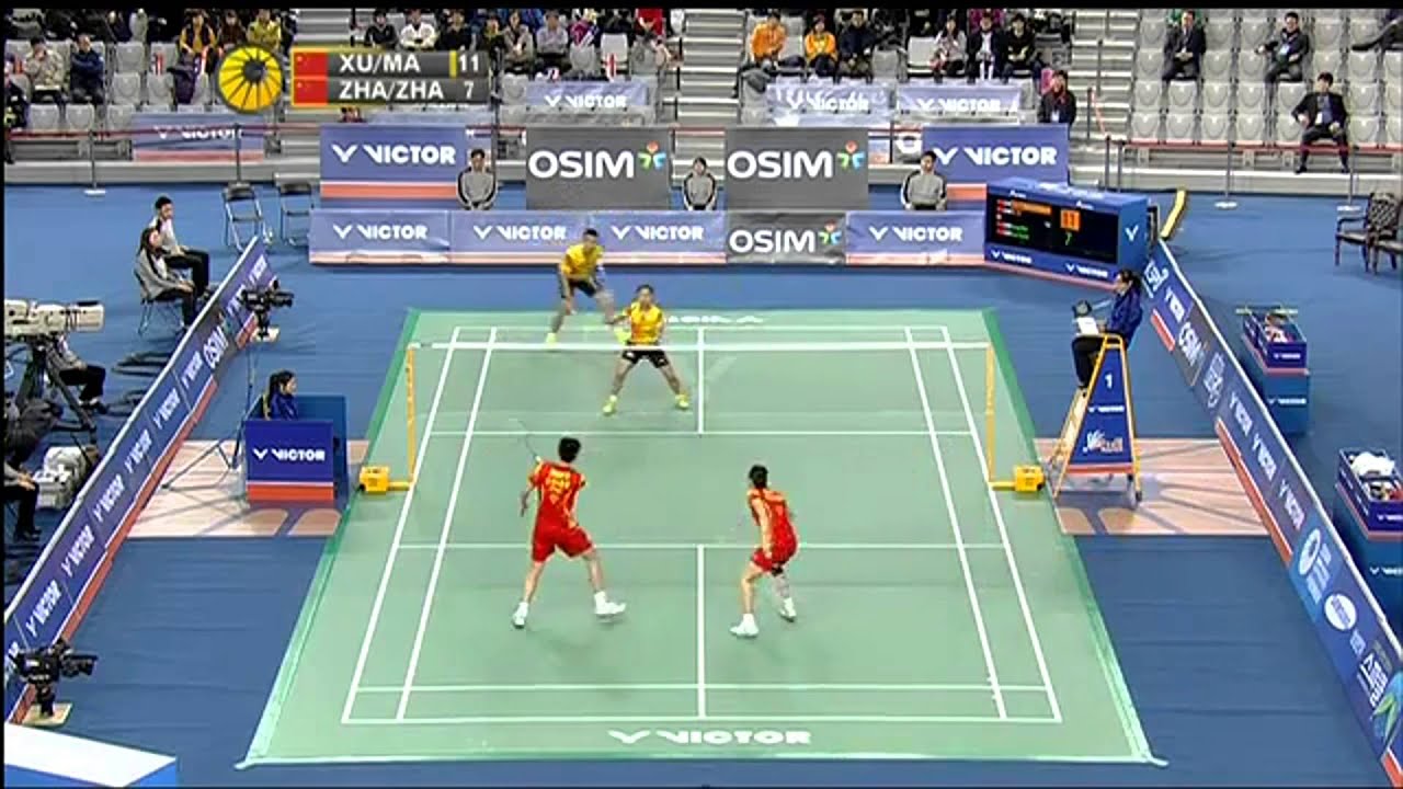 Crazy racquet change rally - YouTube