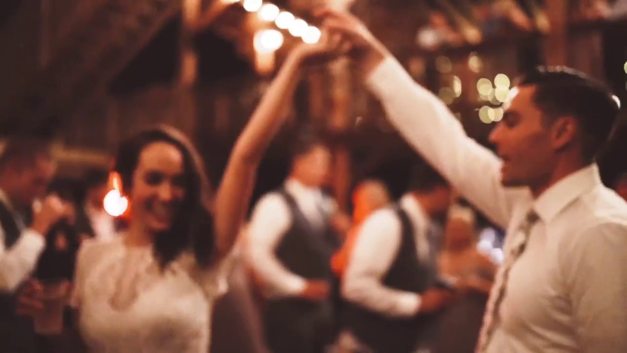 Cleveland Keys Dueling Pianos at The Grand Barn - YouTube