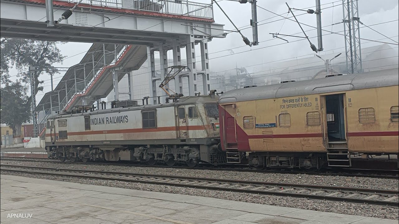 04745 Churu Ludhiana With Eloco Arriving at Dhuri Junction - YouTube