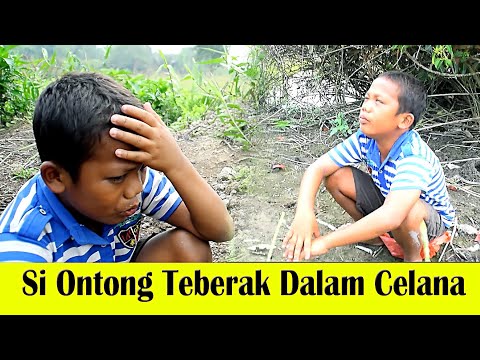 Si Ontong Berak Pakai WC Terbang (Plastik) Tapi Lupa Buka Celana.
