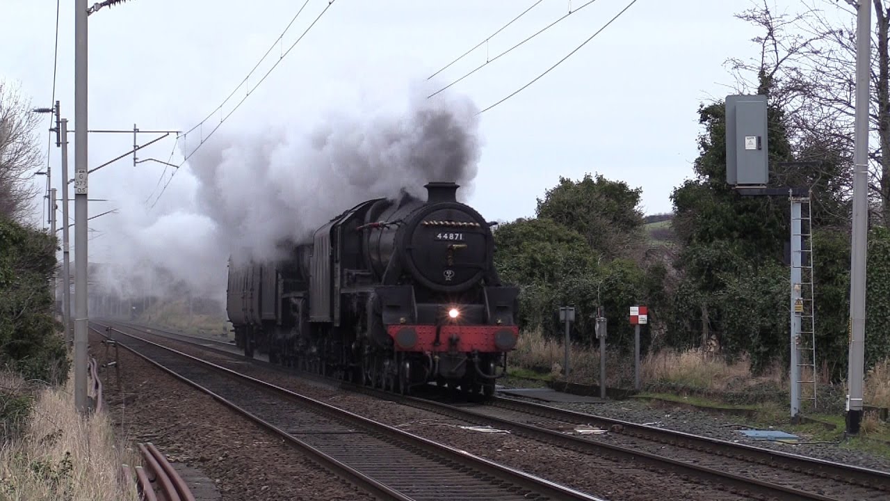 LMS 44871 & 45407 Engine move to Castleton from Carnforth 31/12/16 ...