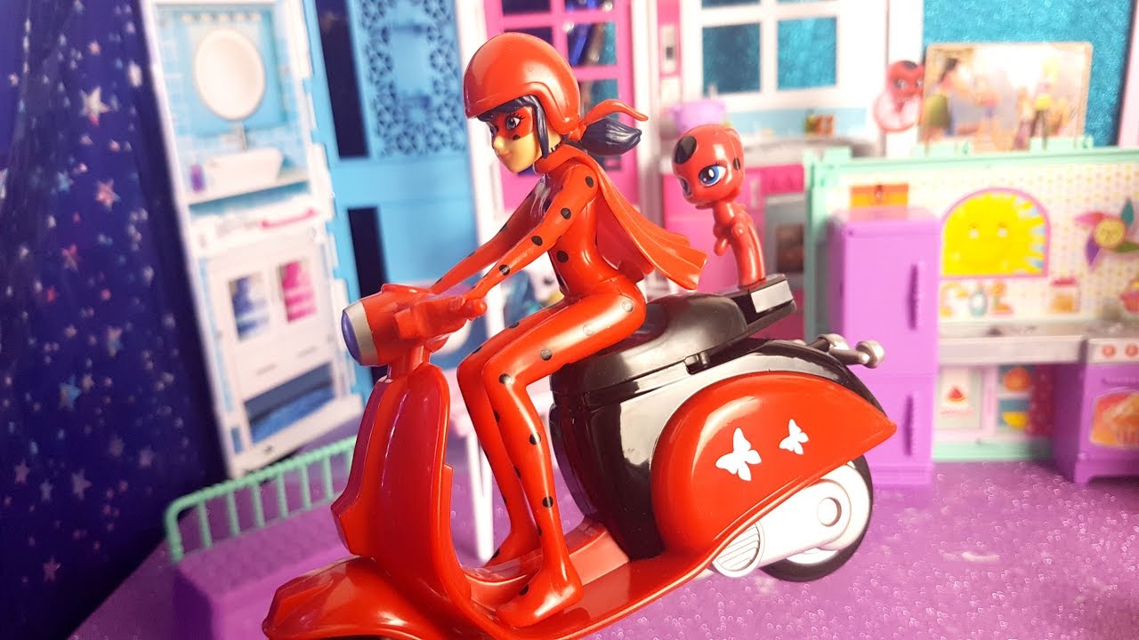 Miraculous - LADYBUG sullo Scooter con Tikki [Unboxing italiano] - YouTube