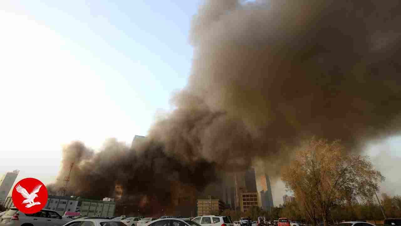 Live: Burst Petronas gas pipe sparks colossal fire in Malaysian suburb ...
