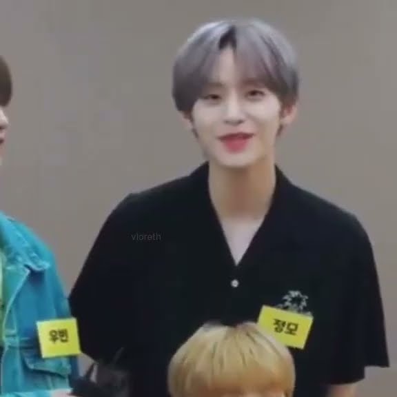 "I want to be like V sunbaenim" - YouTube