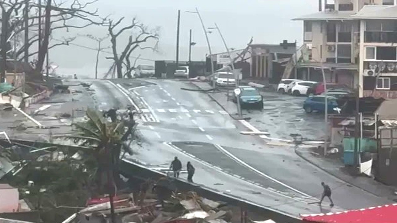 Disaster in France! Critical situation after Cyclone Chido in Mayotte ...