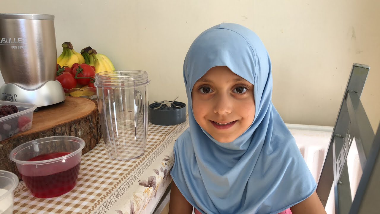 Making Smoothies with kids | Kids summer drink - YouTube