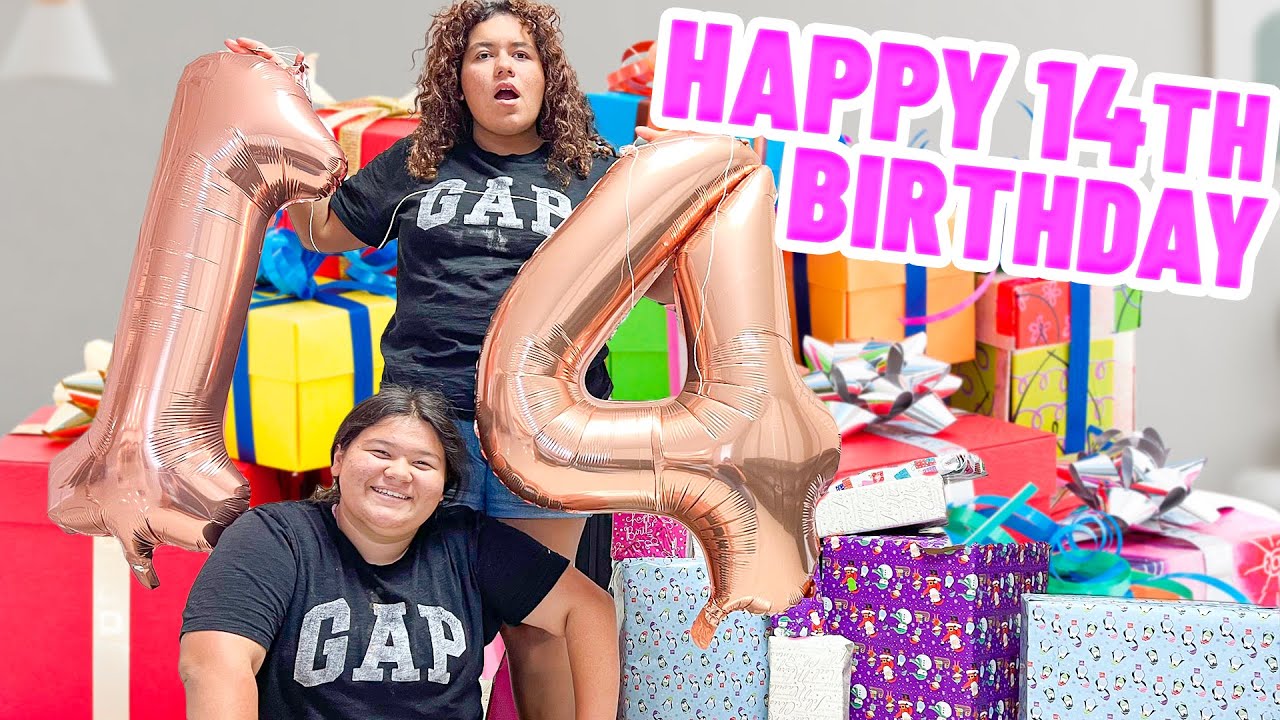 IZZY'S 14TH BIRTHDAY OPENING PRESENTS!!! - YouTube