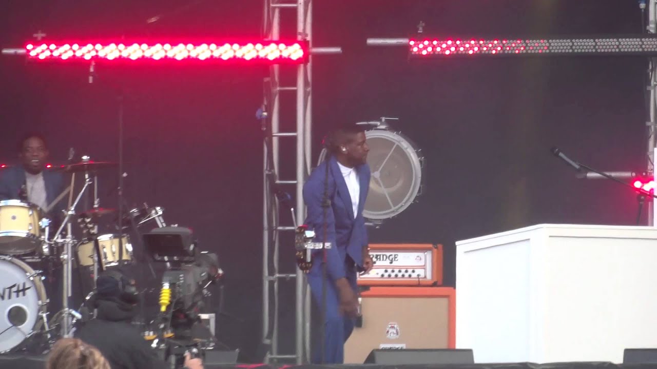 Labrinth let the sunshine @ Parklife 2015 - YouTube