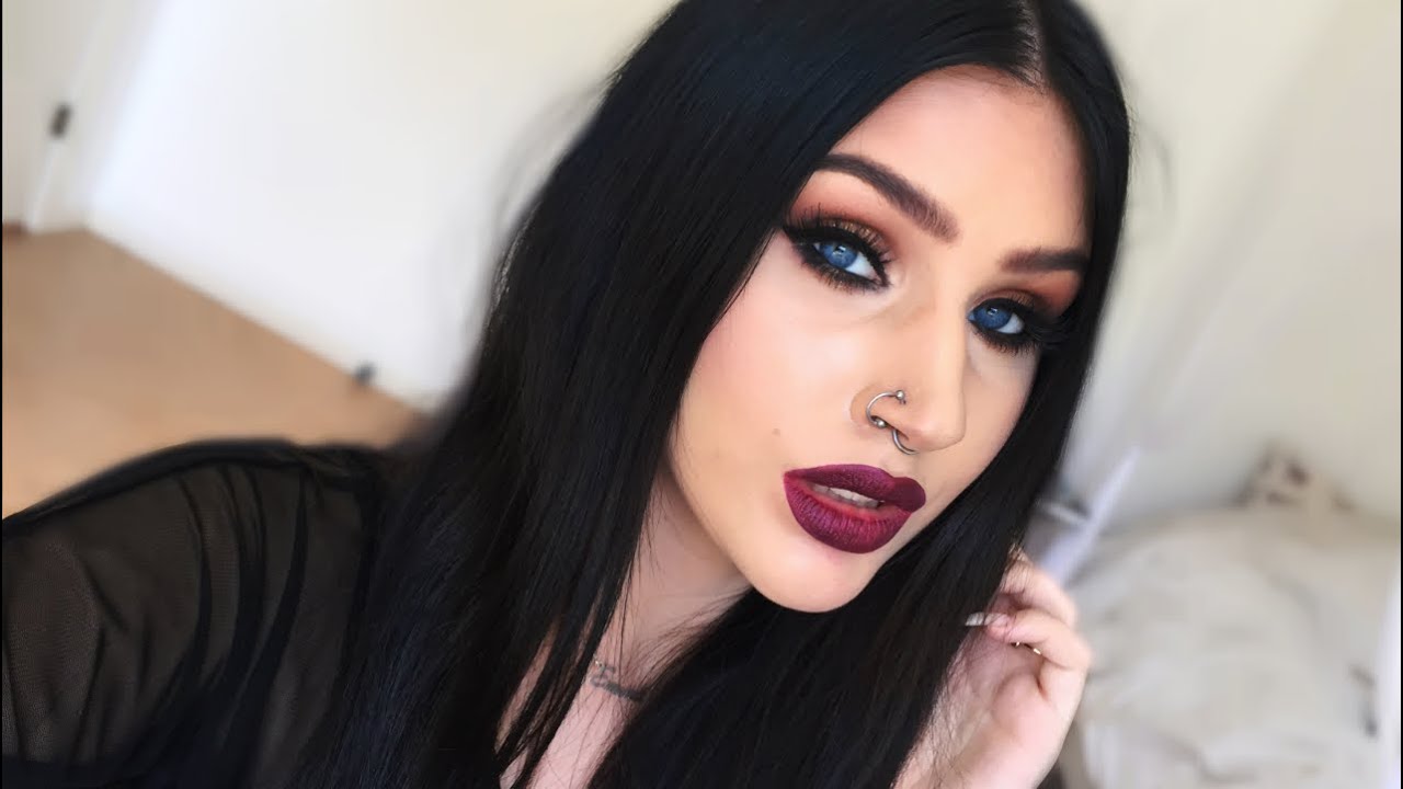 Gold glitter smokey cat eye, dark vampy lips | makeup tutorial ♡ - YouTube