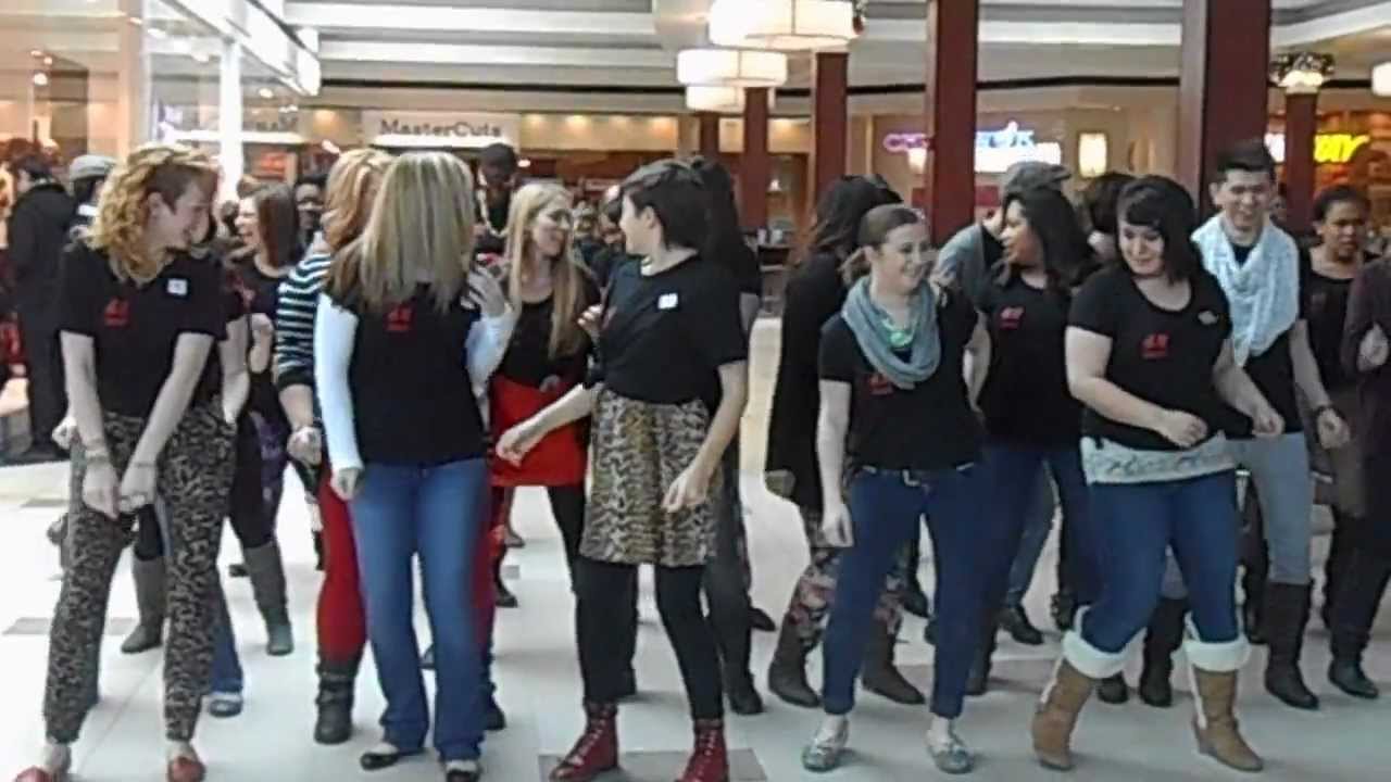 H&M Grand Opening At White Oaks Mall In Springfield, IL - YouTube