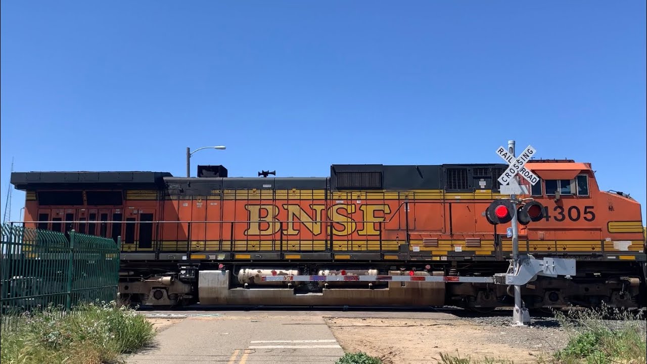 BNSF 6705 Manifest Freight Train North - Calaveras Bike Trail Railroad ...
