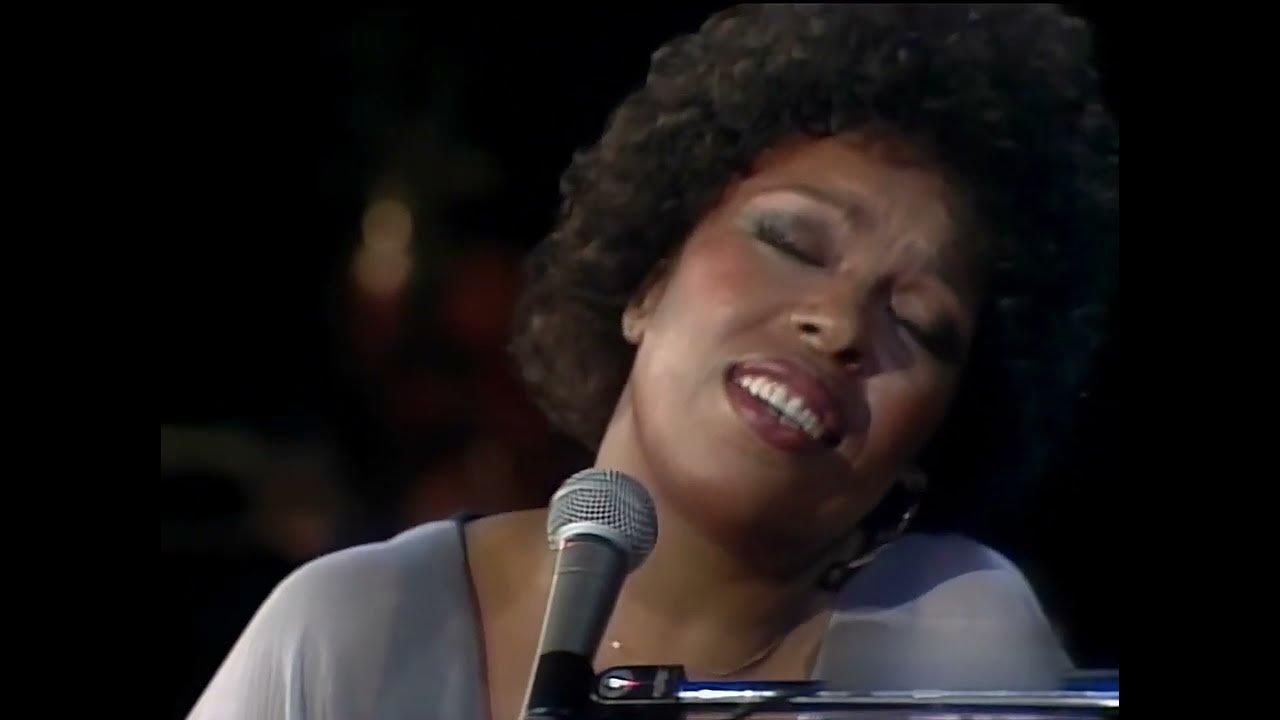 Roberta Flack - First time I ever saw your face (1975), 720p (good audio quality) - YouTube