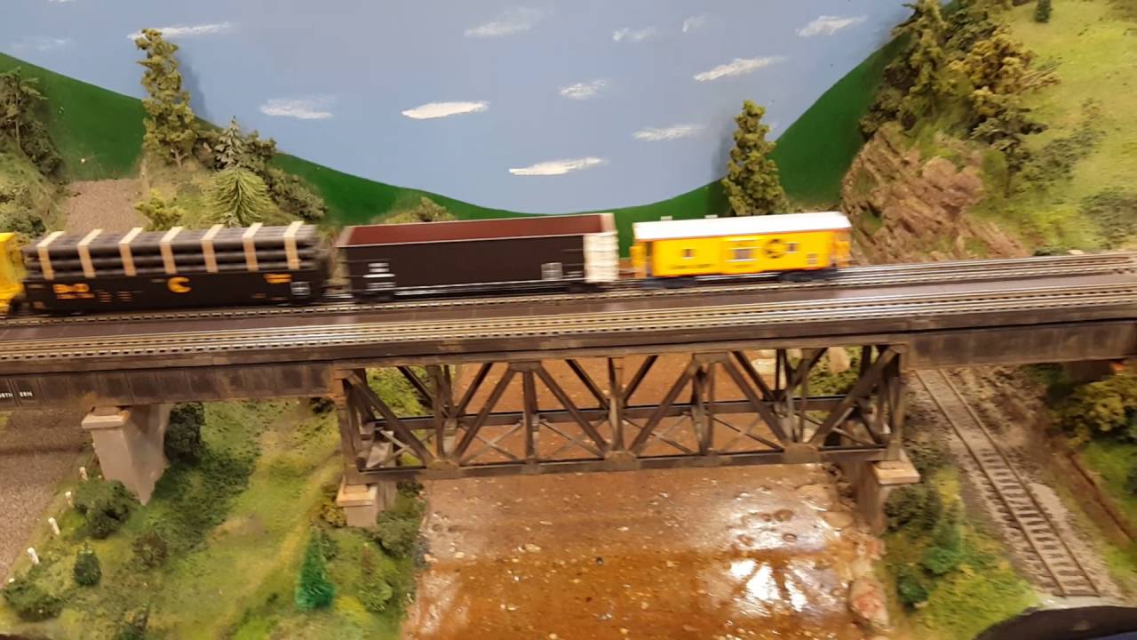 HO scale modular layout at Greenberg train show. - YouTube