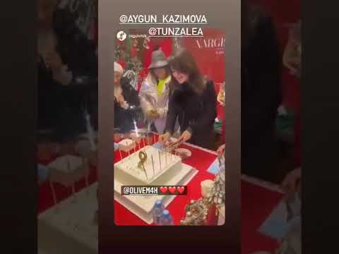 Ülviyyə Mahmudova xalq artistlərini başına toplayıb “Nargis” 9 yaşını qeyd etdi