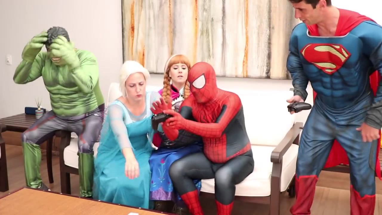 ♥Frozen Elsa & Spiderman vs Joker FLYING CAR GIANT BALLOON PRANK Real ...