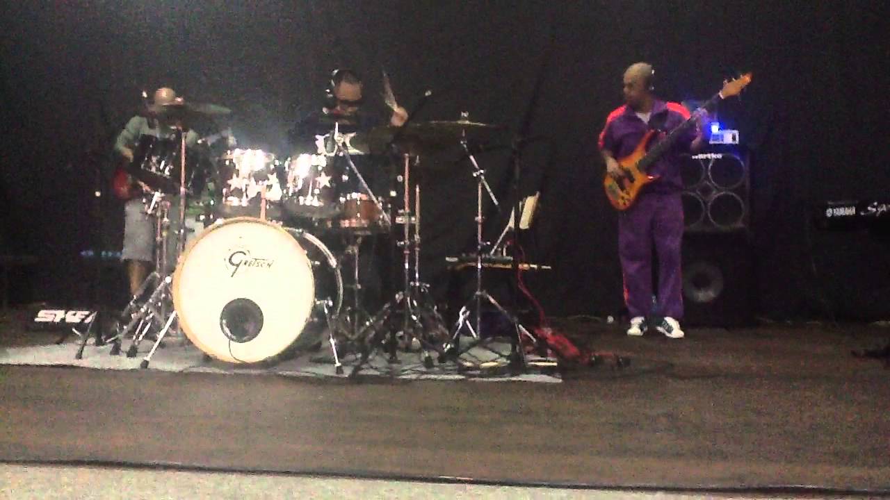 fernando rosa bass - YouTube