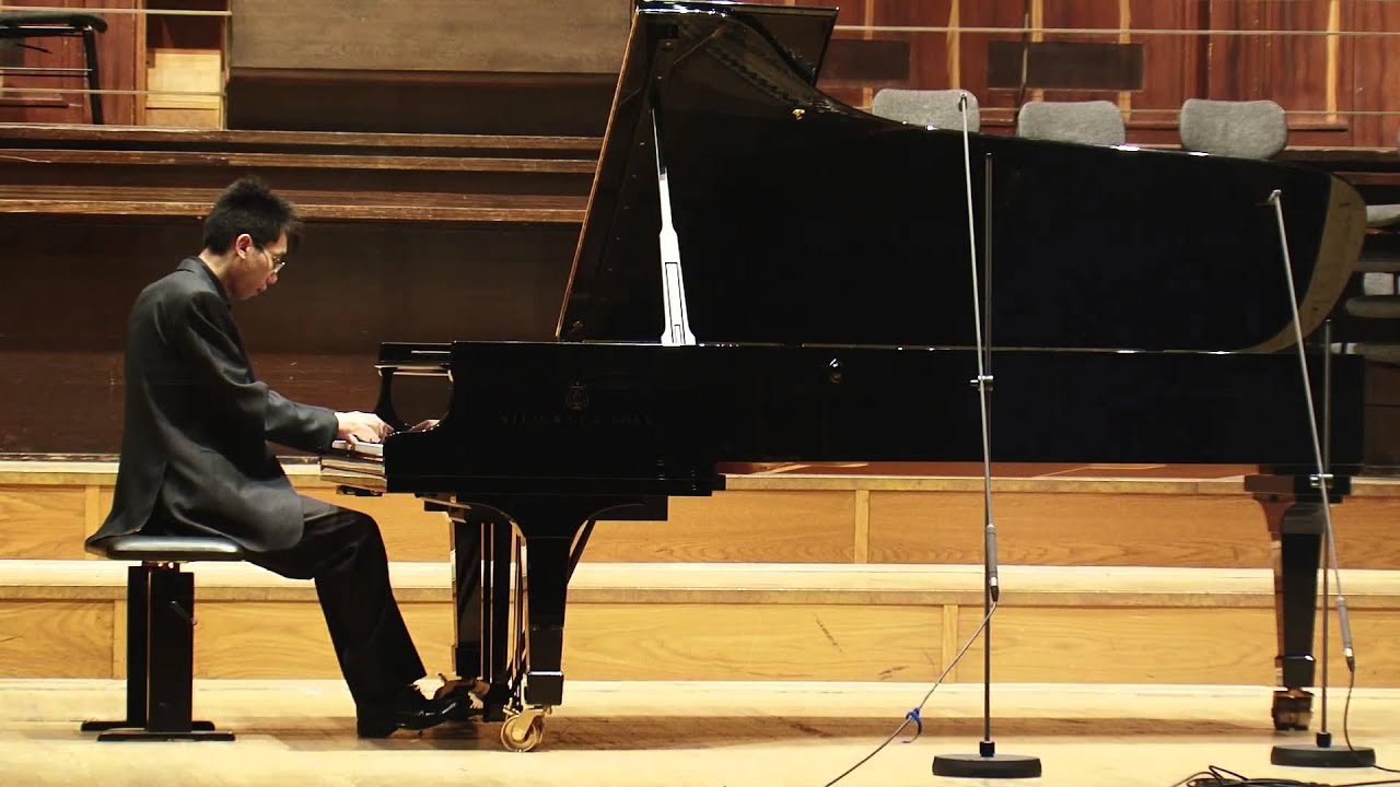 Xi Zhai plays Beethoven Sonata No. 14 in C-sharp minor Op.27 No.2 ...