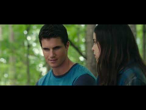 Wes and Bianca's First Kiss on The Duff