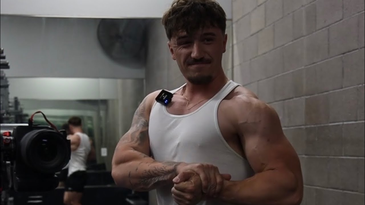 Chest Day | Bulking Series | Day 4 - YouTube