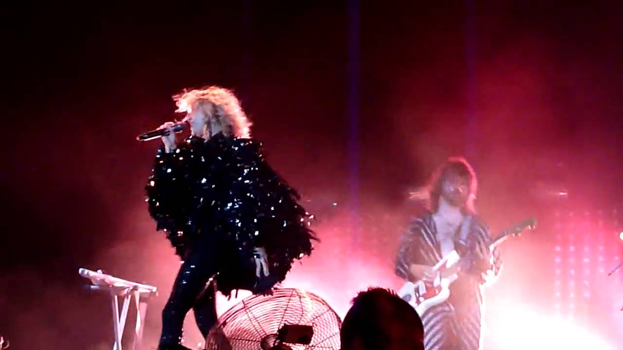 Goldfrapp - Alive (Oxegen 2010) [HD] - YouTube