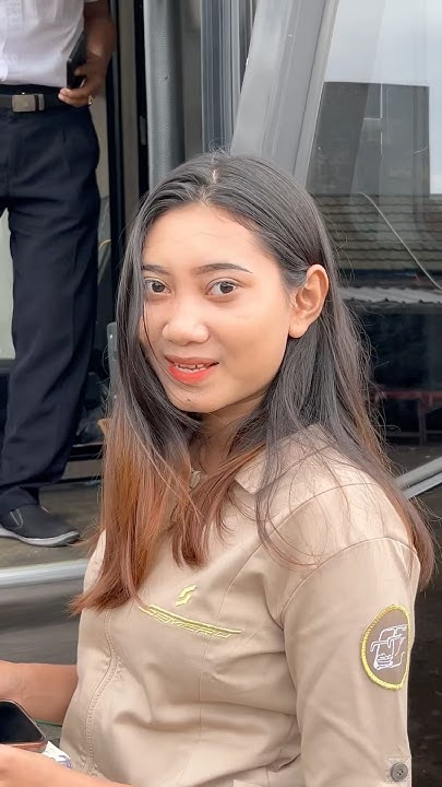 Cantik dan ramah pramugari Semeru Jakarta Jogja #busmania - YouTube