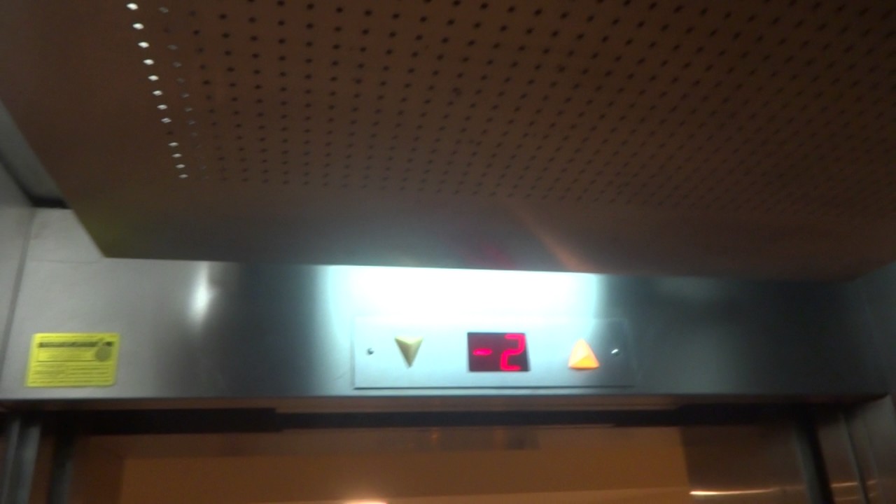 BUSY Isralift Traction Elevators @ Seven Stars Mall, Herzeliya, Israel ...