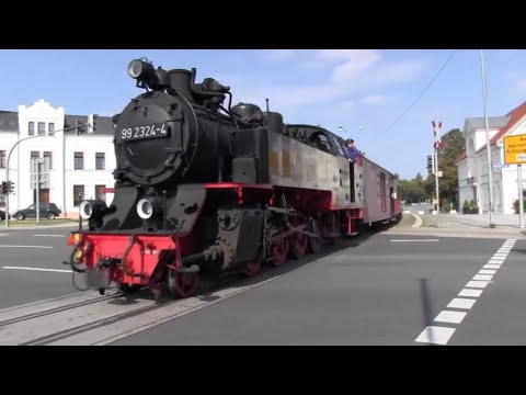 Street Running Steam Train - YouTube