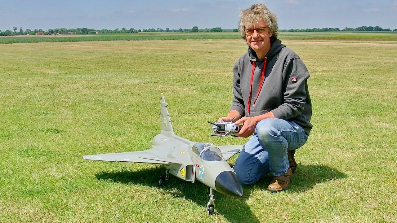 RC SAAB GRIPEN SCALE MODEL TURBINE JET FLIGHT DEMONSTRATION /Ragow ...
