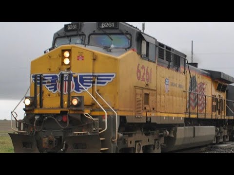 UP 6261 leads the PNBFW-11 through Temple Tx - YouTube