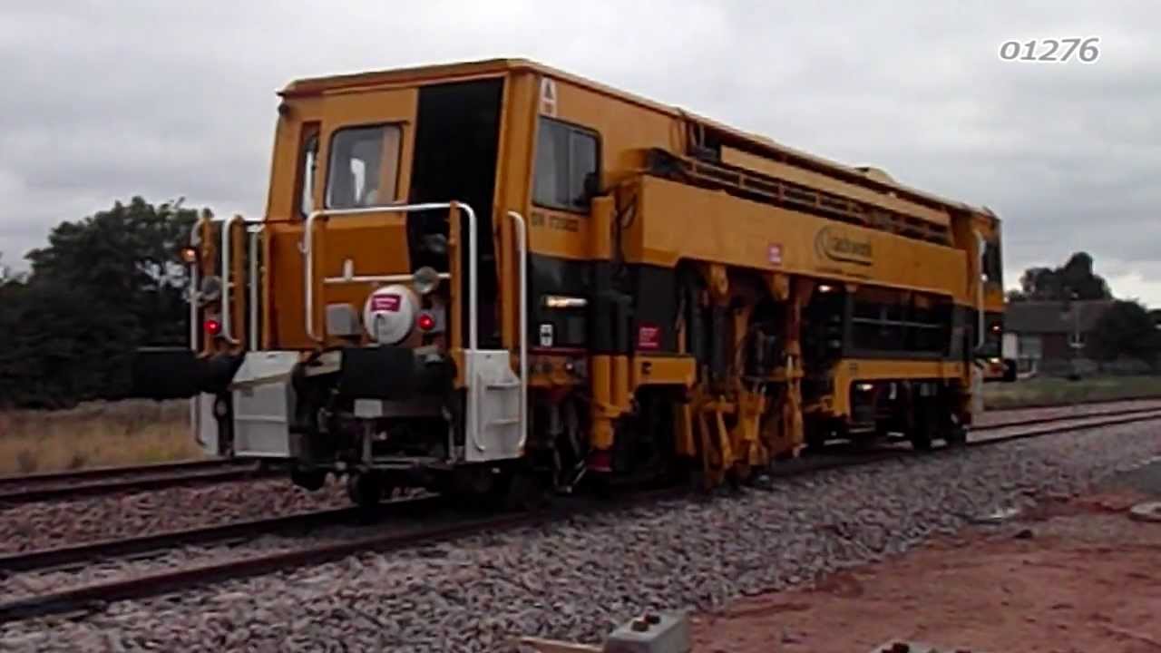 DR73502 Tamper in action - YouTube