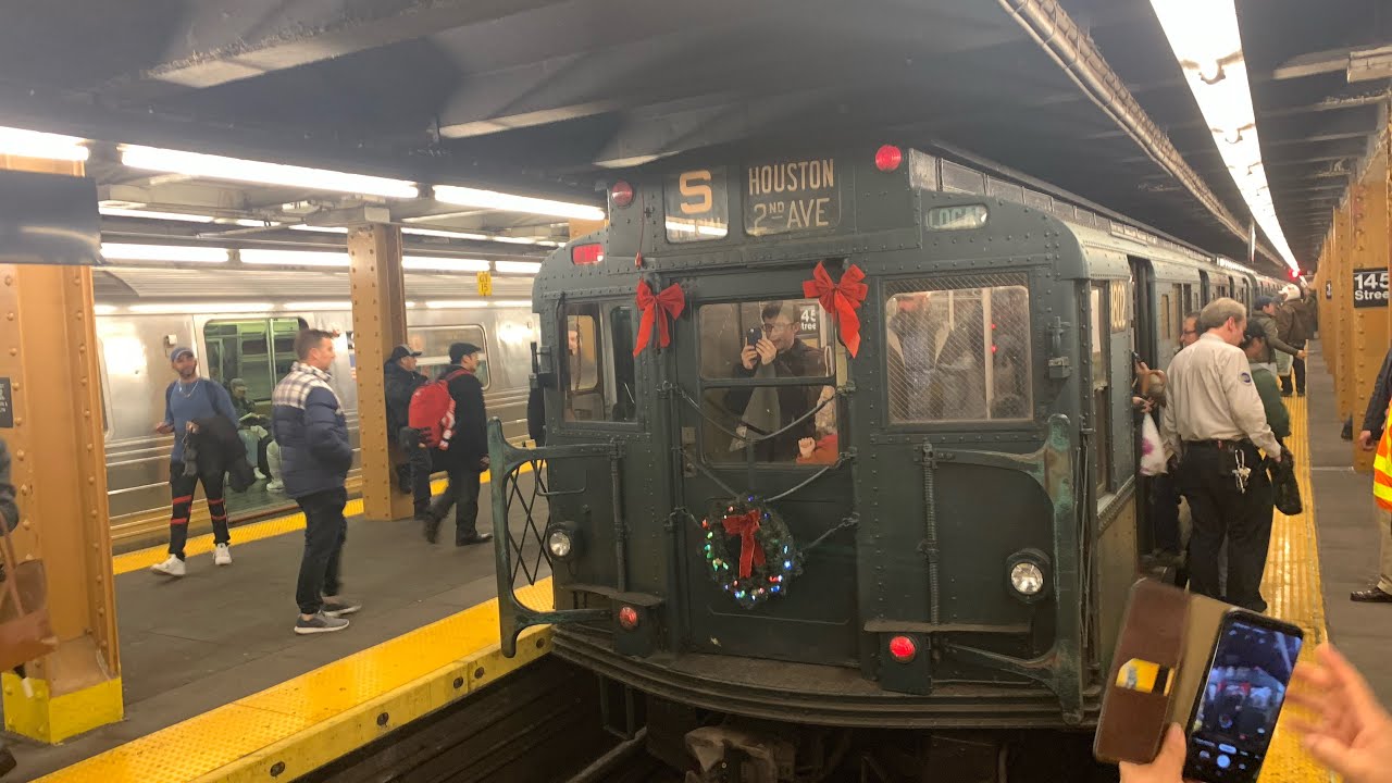 NY transit museum Arnines holiday train ride from 2nd ave to 145th ...