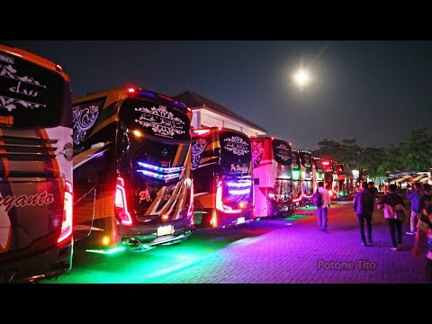 Gemerlap Lampu Bis Malam Yang Bikin Terminal Jati Kudus Jadi Mempesona