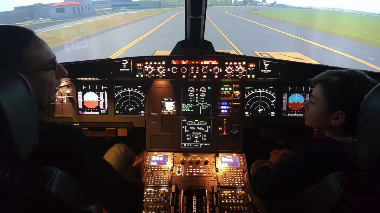 Airbus A320 professional simulation by 11 years old - YouTube