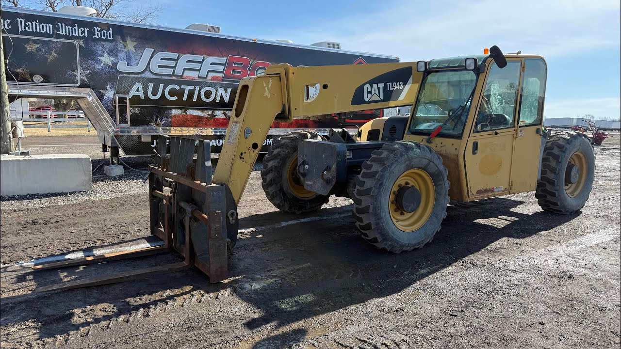 Lot 1012 Winter 2025 - 2007 Cat TL943 Telehandler W/ Cab - YouTube