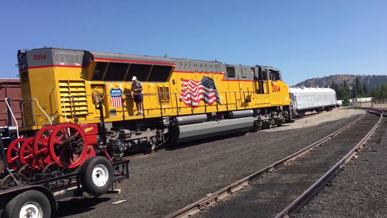 UP 1982 and UP 3014 at the Western Pacific Railroad Museum - YouTube