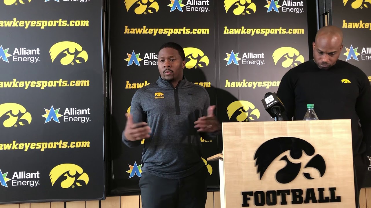 Derrick Foster evaluates the running game - YouTube
