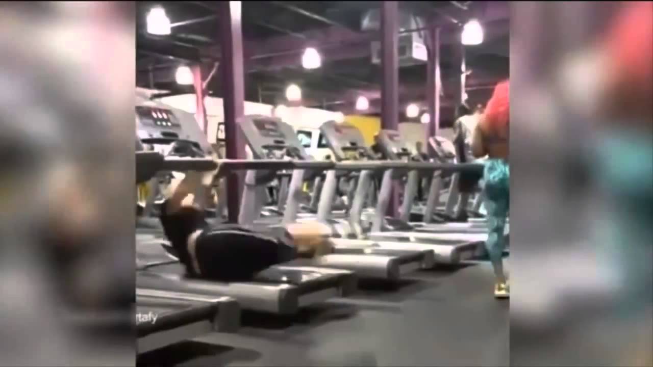Man Falls Off Treadmill While Checking Out Woman Falls off treadmill ...