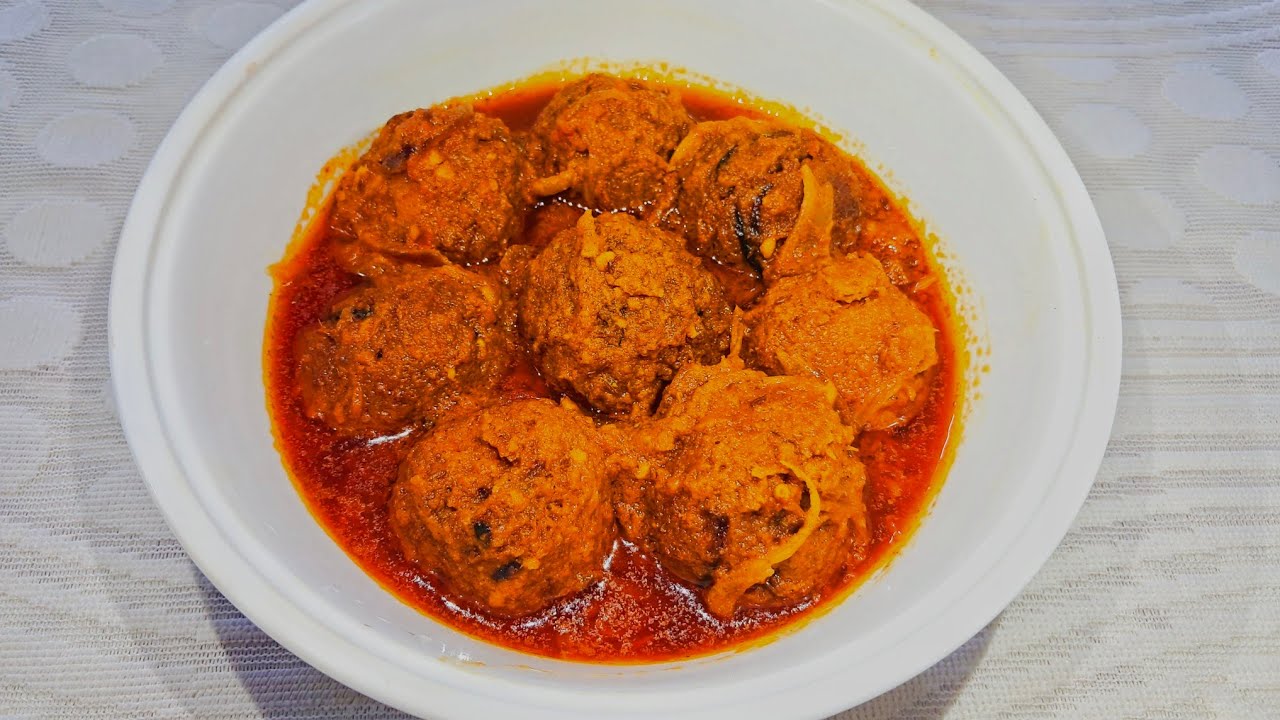 SOYA KOFTA CURRY RECIPE || सोयाबीन कोफ्ता करी || HIGH PROTEIN VEG ...