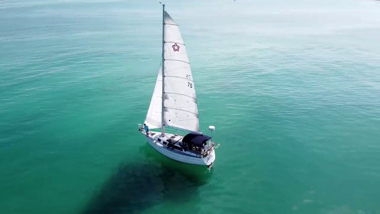 1987 Freedom 30 - YouTube