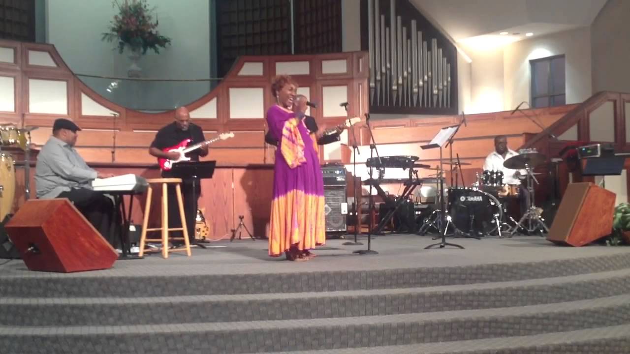 Rhonda Thomas LIVE/Jazz @ Ebenezer - "Kiss Your Smile" - YouTube