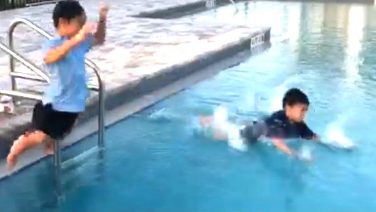 Ryan Swimming Jumping Challenge Ryan Toysreview Plippi - YouTube