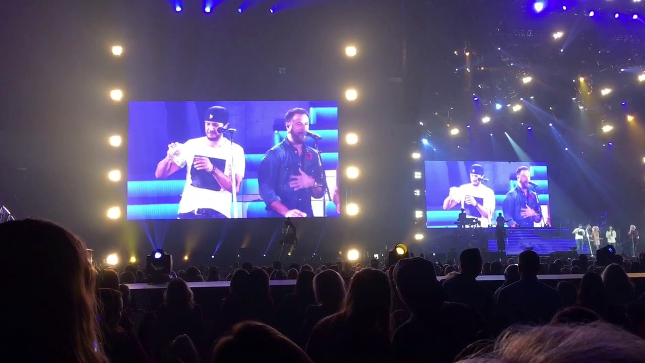 Luke Bryan Concert 10/29/2016 FORD Field Detroit - YouTube