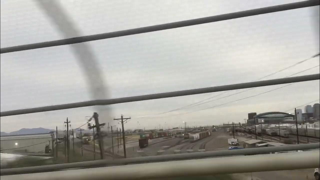 UP 7738 sits at Phoenix yard view from the bridge - YouTube