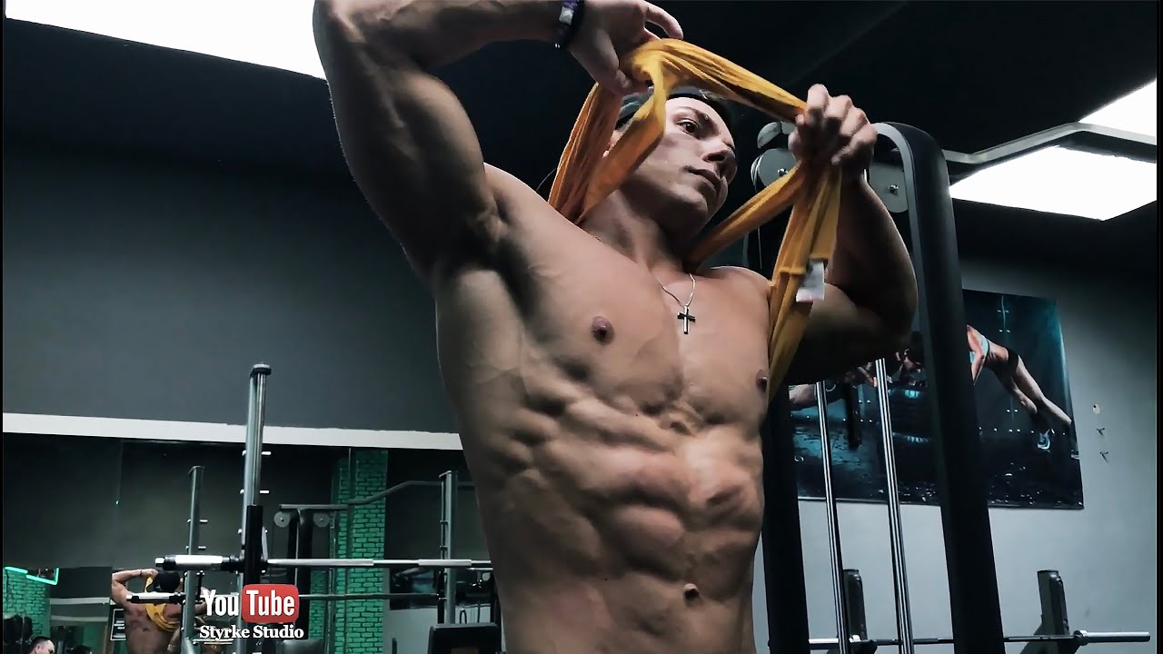 Shredded Muscle Fitness Model Elliot Robinson Gym Pump Styrke Studio ...