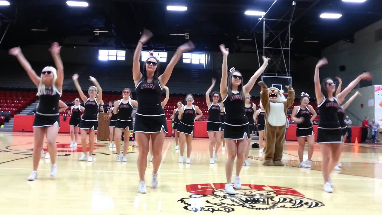 Struthers High School Cheerleaders Uptown Funk - YouTube