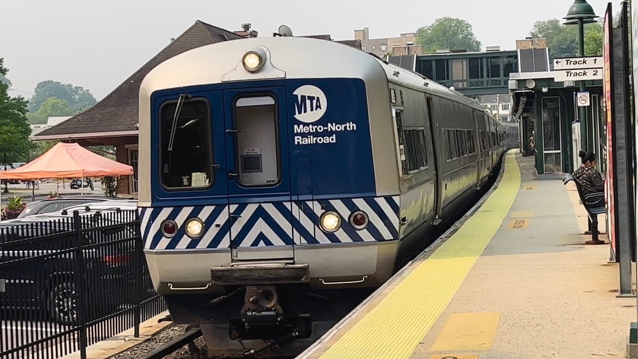 Metro-North: M3A Train on the Harlem Line at Mount Kisco - YouTube