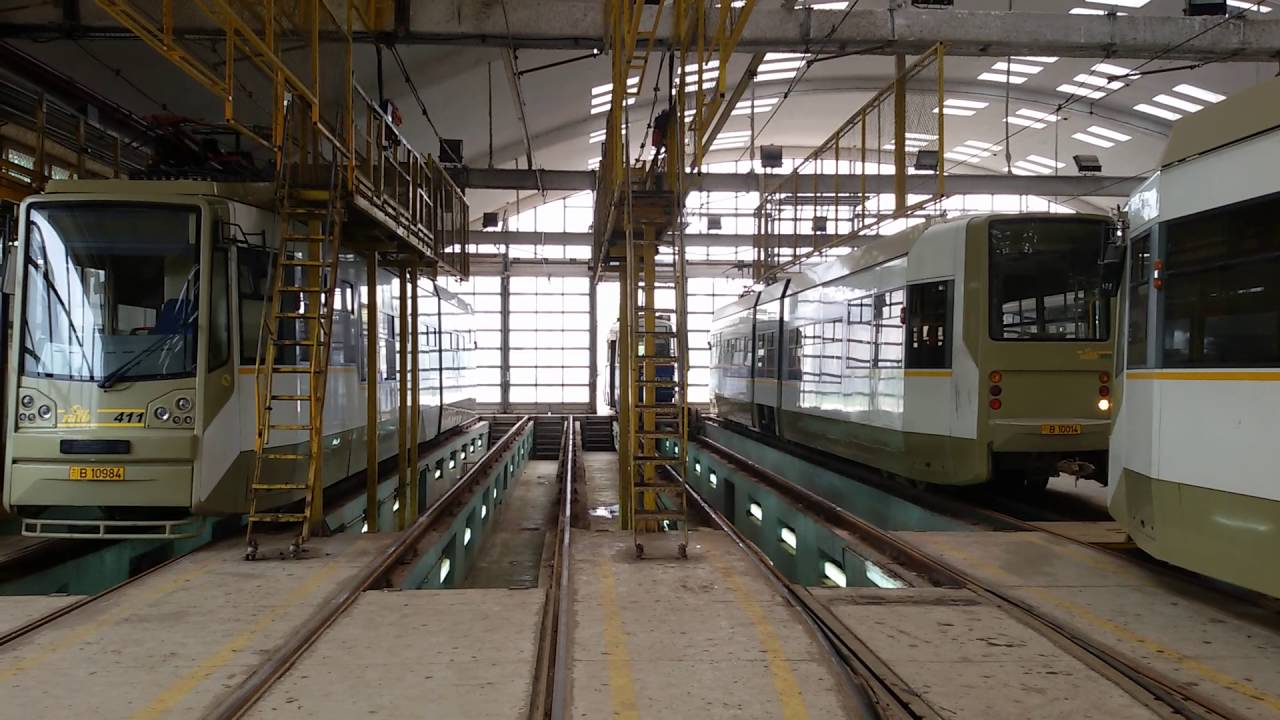 Tramvaiul Utilitar EP/V3A 6090 la manevre in Depoul Dudesti - YouTube