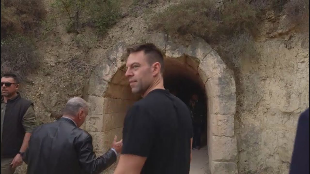 Περιοδεία Στέφανου Κασσελακη στη Νεμέα - YouTube